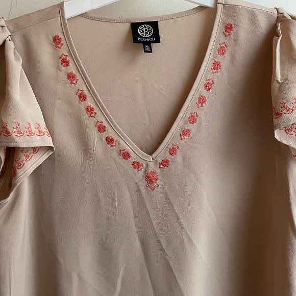 bobeau | Tops | Bobeau Xl Blouse Flowy Sleeve And Floral Pattern | Poshmark
